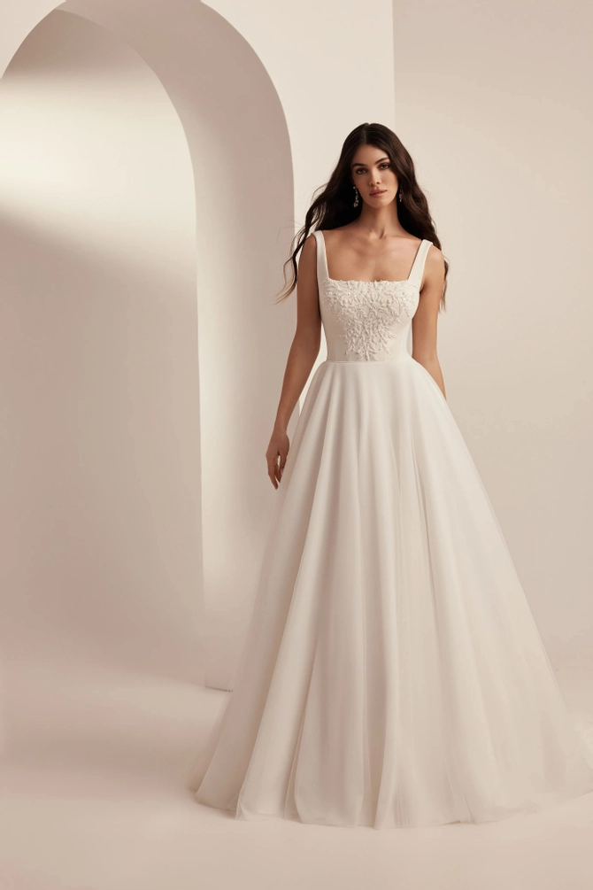 Katy Corso - Sola | Lisa's Bridal