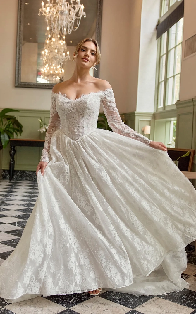 Essense of Australia - D4466 | White Lace and Promises