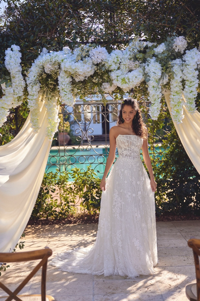 Lillian West - 66432 | La Tiara