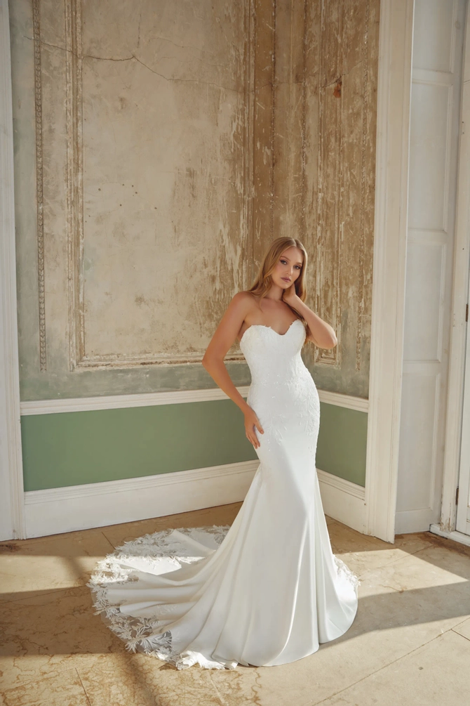 Justin Alexander Sincerity | The Bride and Groom - 44537 | The Bride ...