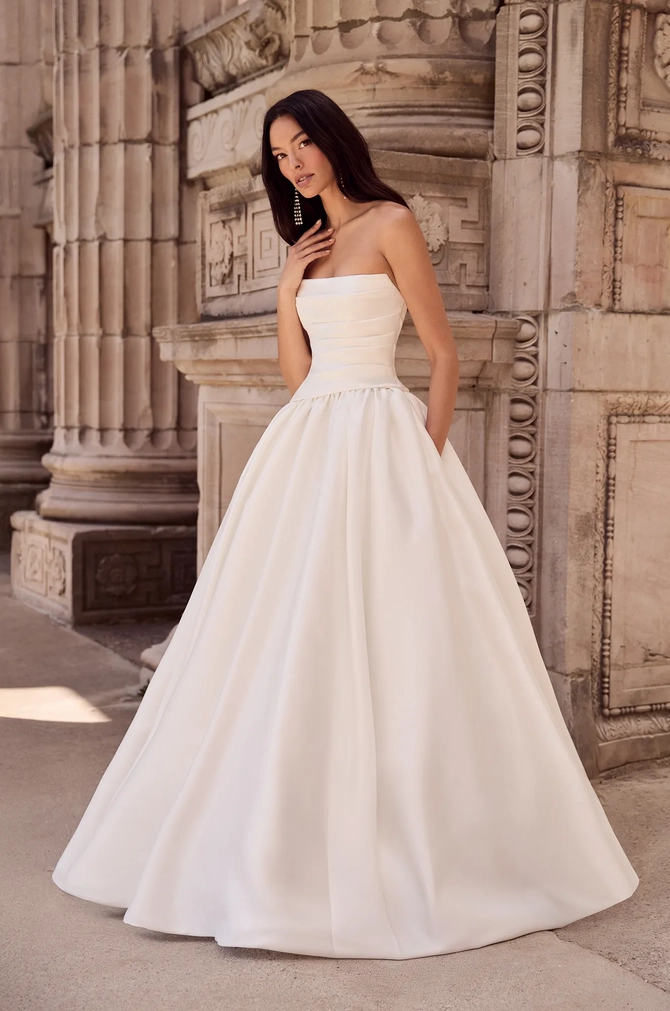 Paloma Blanca - P5176 | Brooke & June Bridal