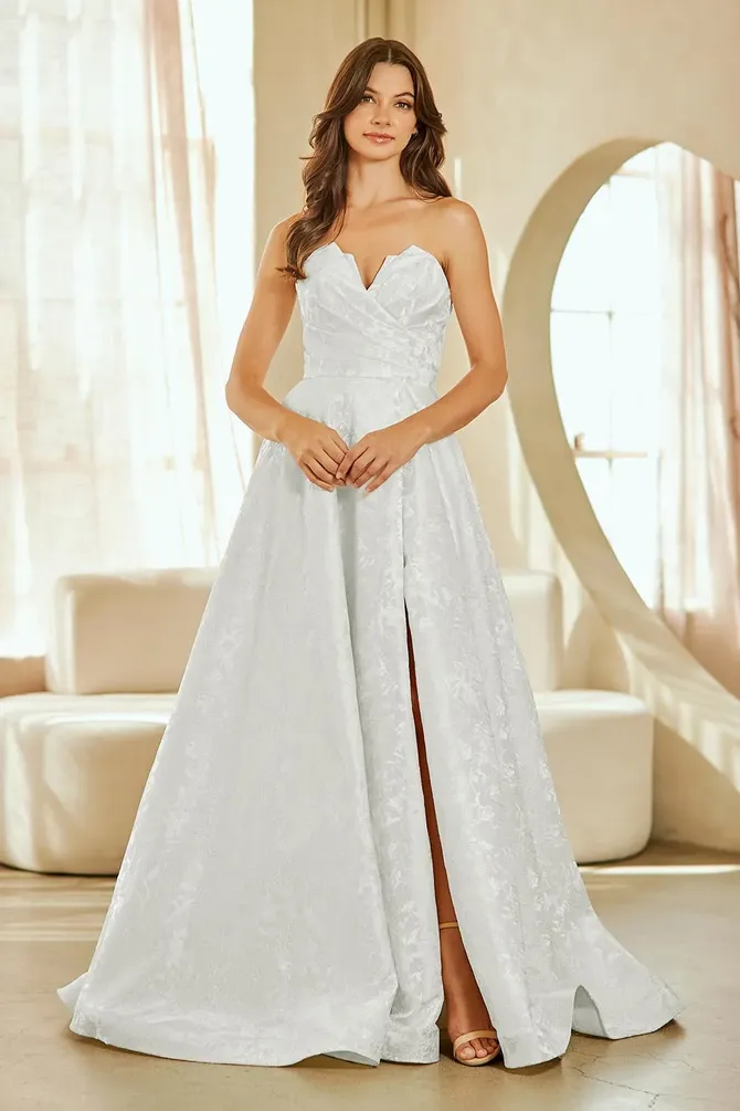 Amelia Couture | First Look Attire - 8061 | First Look Attire