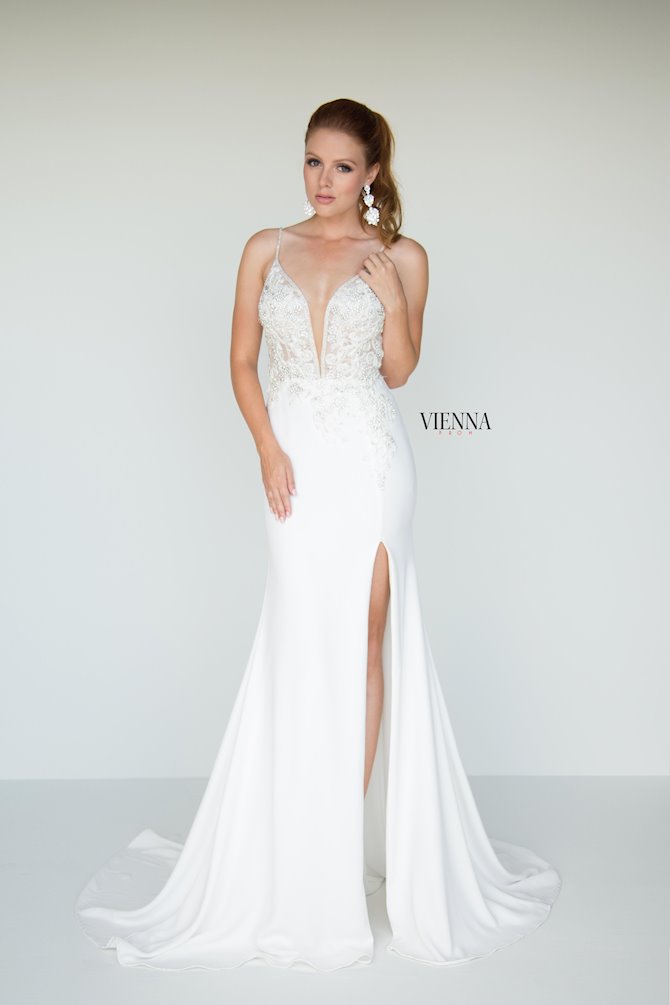 Vienna Prom - 9938 | The Red Carpet