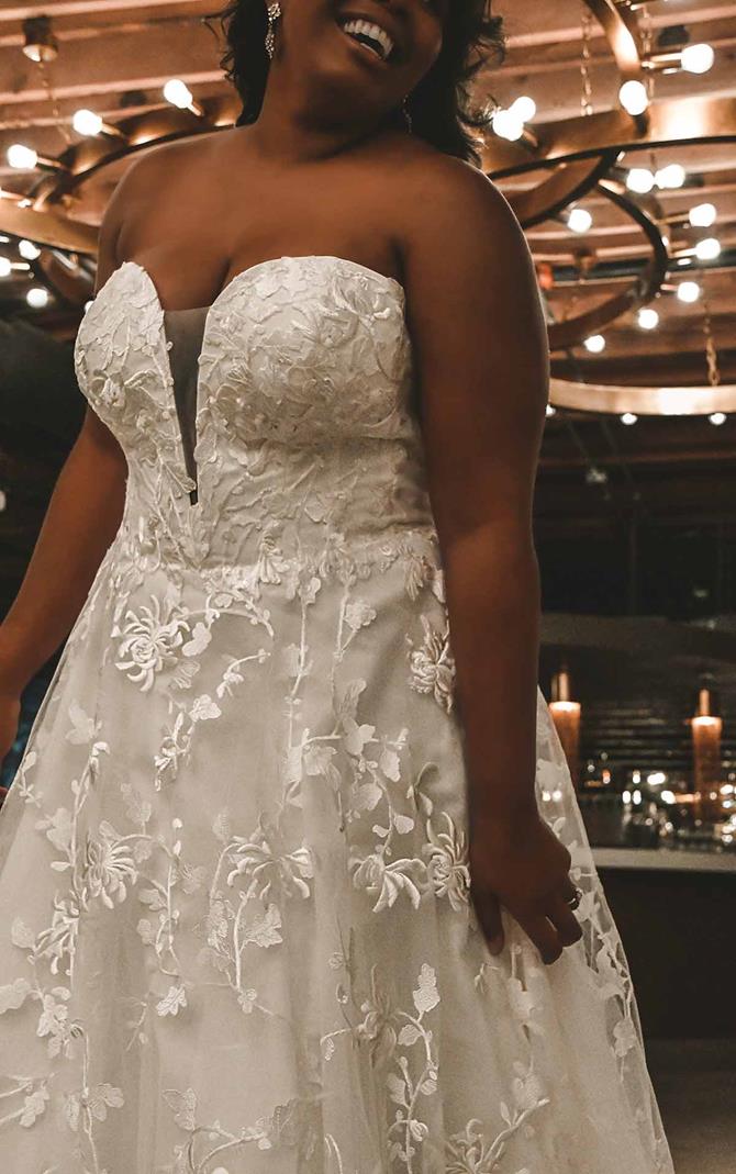 Essense of Australia Plus Size - D3258 | Town and Country Bridal