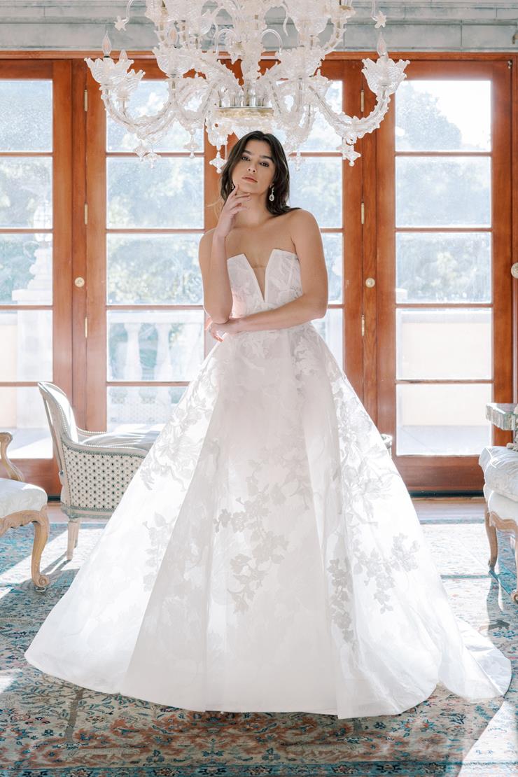 Anne Barge | Anne Gregory Couture - La Femme | Anne Gregory Couture
