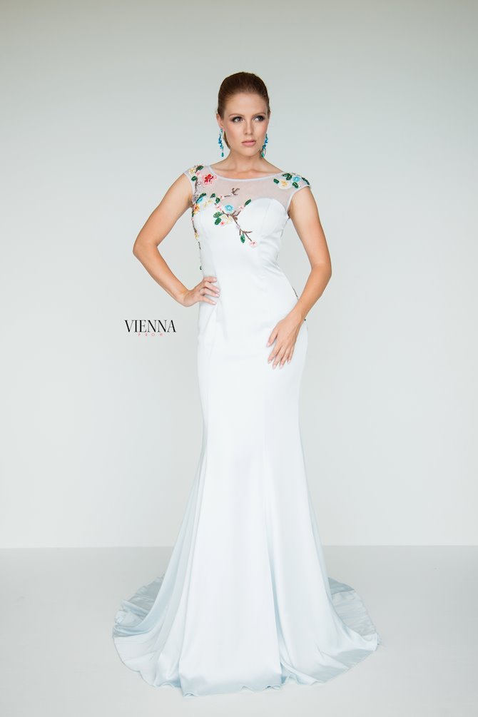 Vienna Prom - 8438 | The Red Carpet