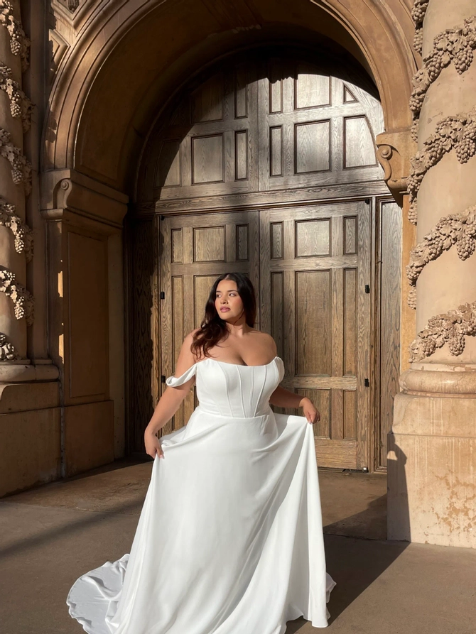 Stella York Plus Size - 7618 | Lastrina Girls Bridal Salon LLC