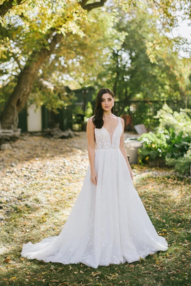 Lis Simon | Lace Bridal Couture - Marisol | Lace Bridal Couture