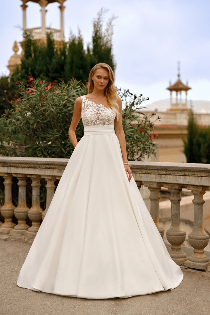 Monica Loretti - 8269 | Regiss