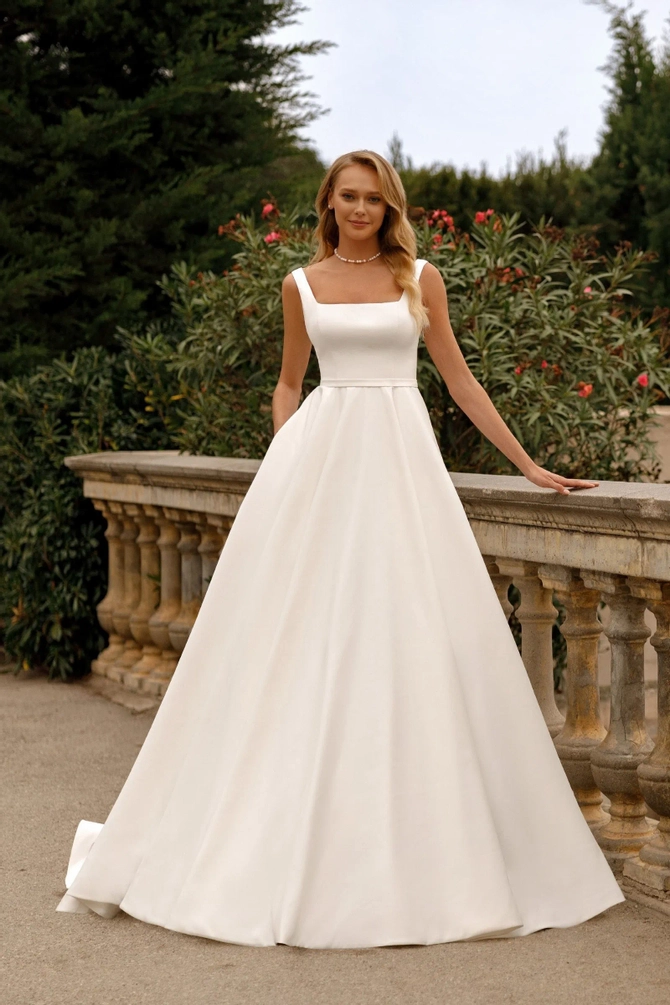 Monica Loretti - 8275 | Regiss