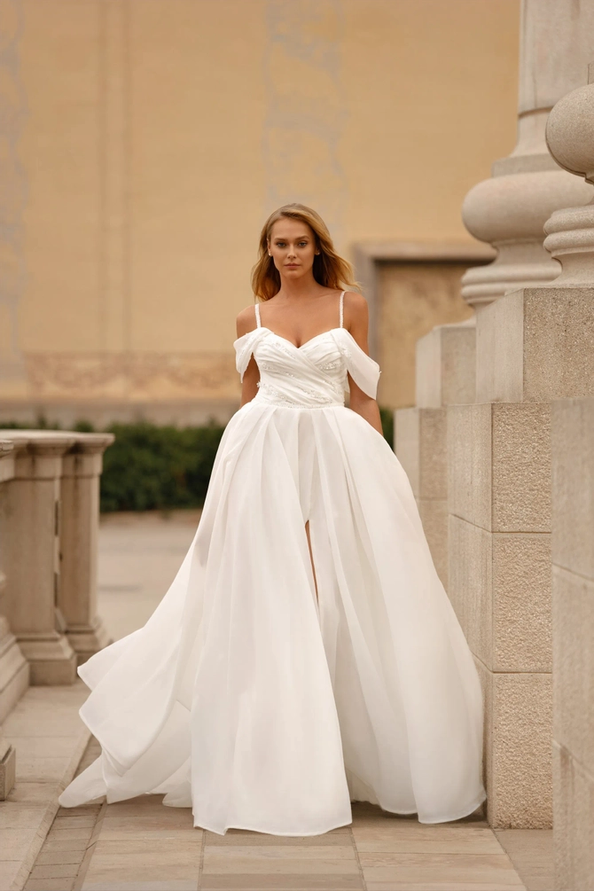 Monica Loretti - 8281 | Regiss