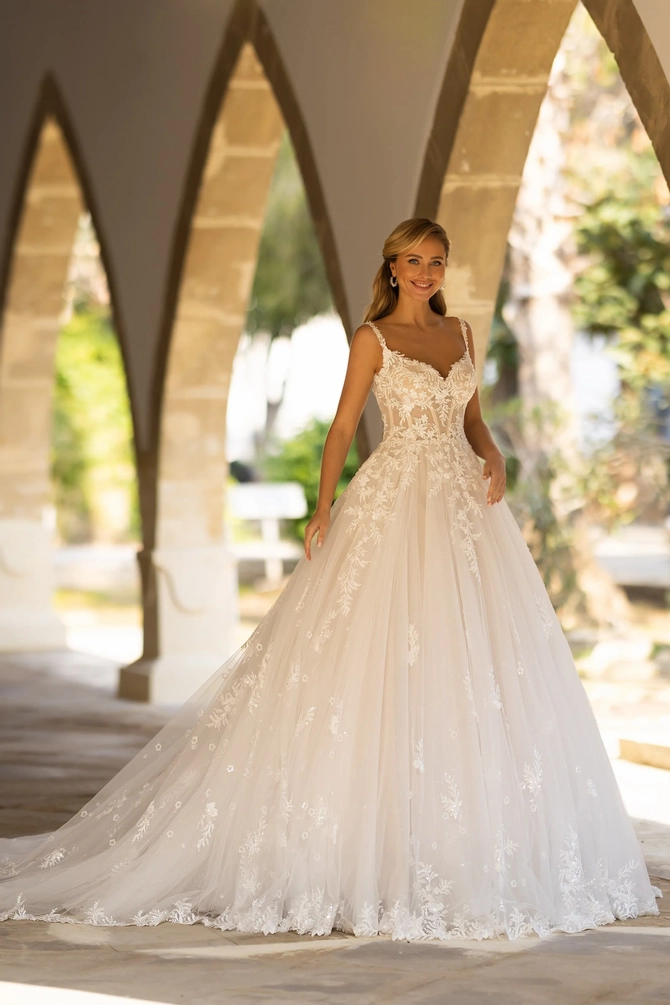 Monica Loretti - 8294 | Regiss