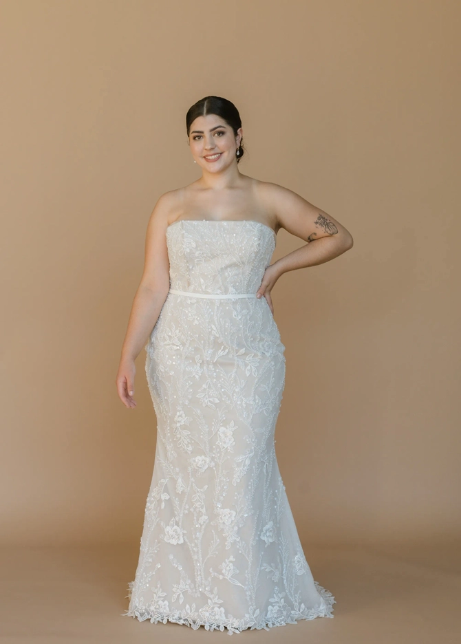 Lis Simon | Lace Bridal Couture - Owen | Lace Bridal Couture