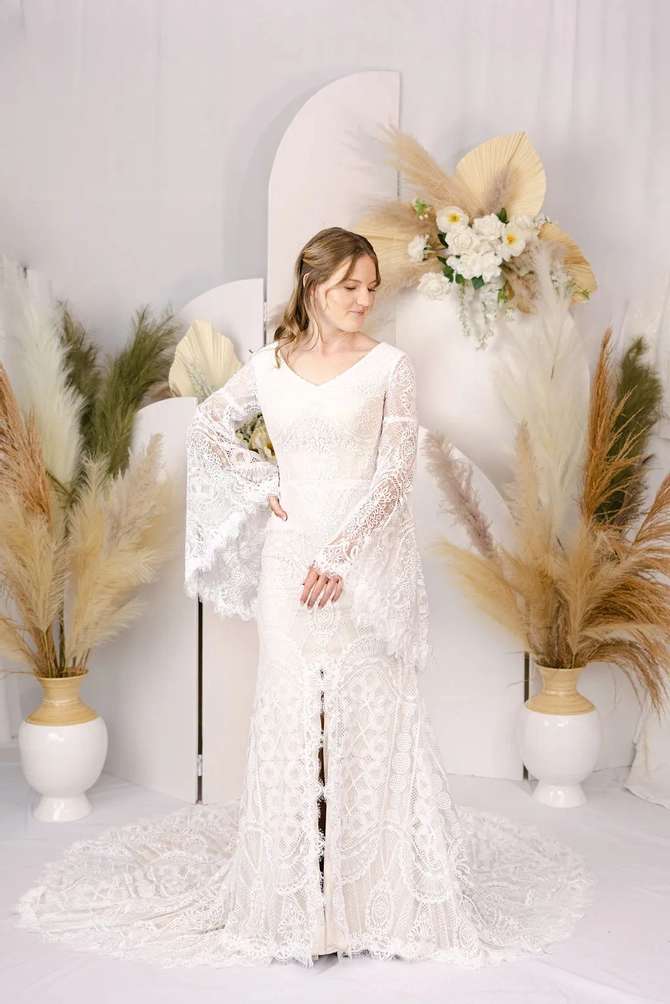 White Rose - Aryn Mod | Desert Rose Bride