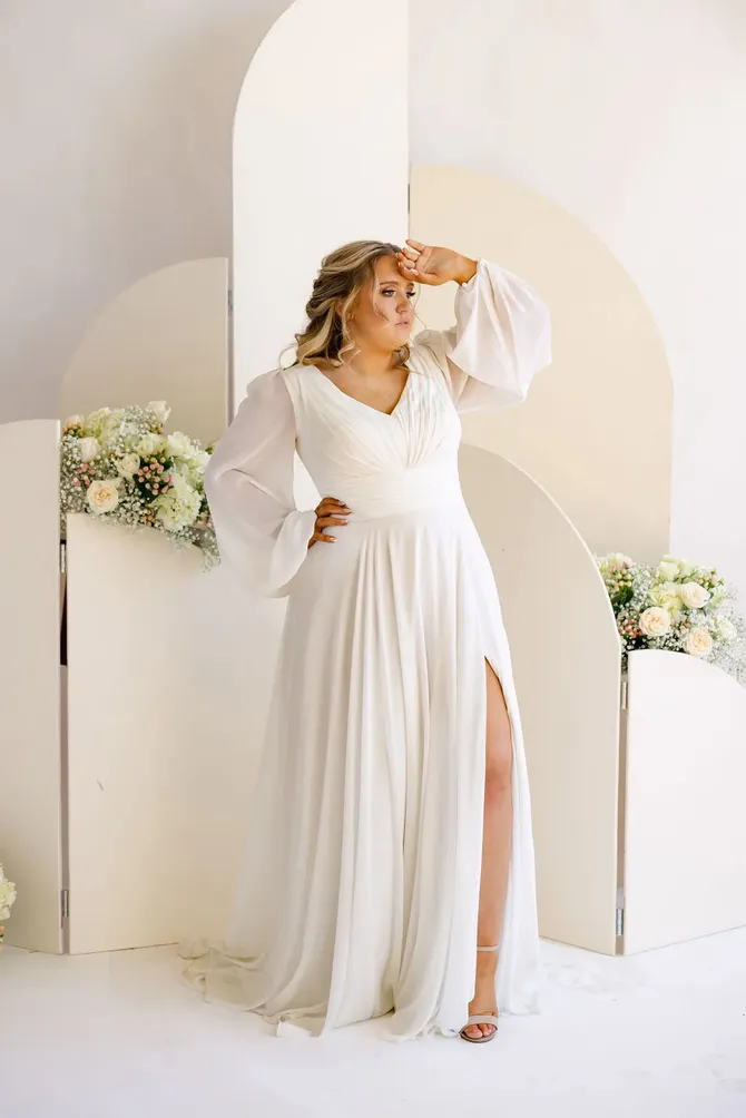 White Rose - Molly Mod | Desert Rose Bride