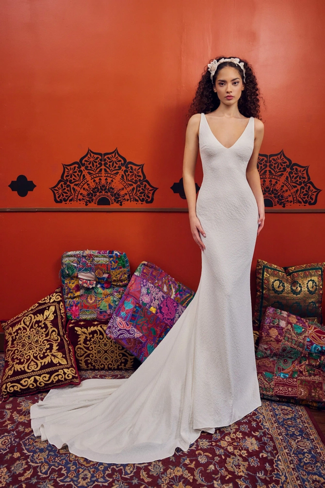 La Perle - LP2340 | White Lace and Promises