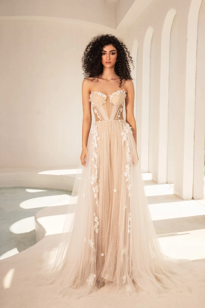 Chic Nostalgia - Harlow | Love Curvy Bridal